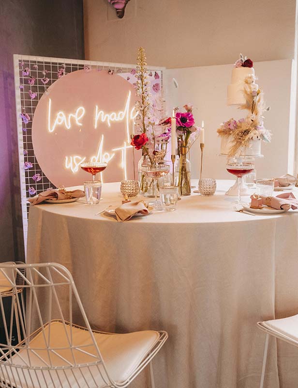 Hochtisch rund 183cm für Hochzeit & Event mieten