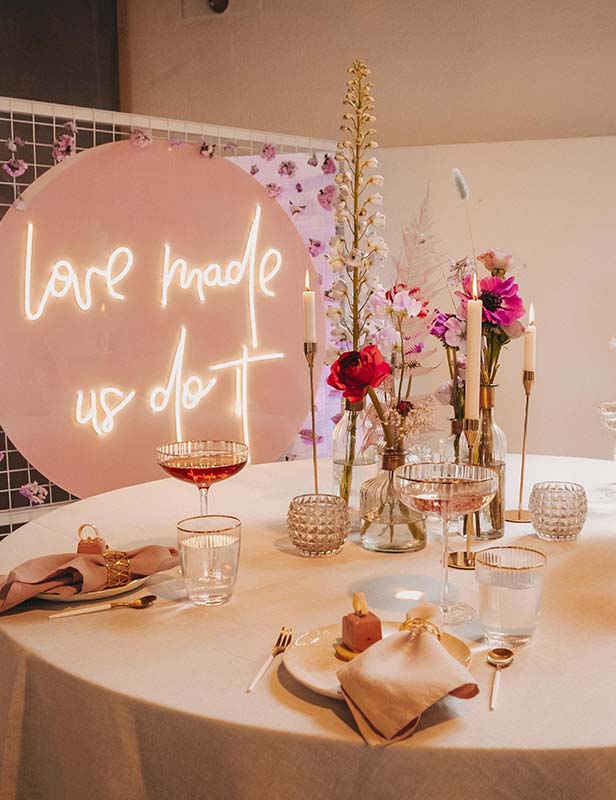 Hochtisch rund 183cm für Hochzeit & Event mieten